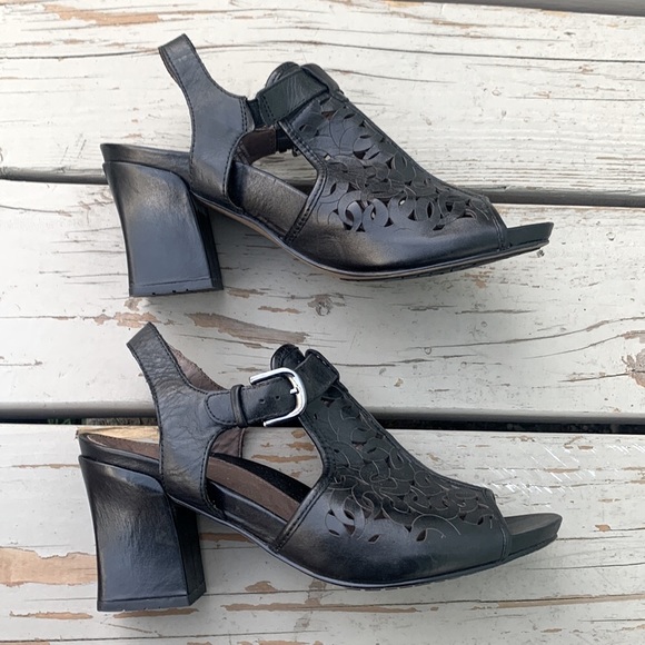 Earthies | Shoes | Laser Cut Black Sandals Chunky Earthies | Poshmark